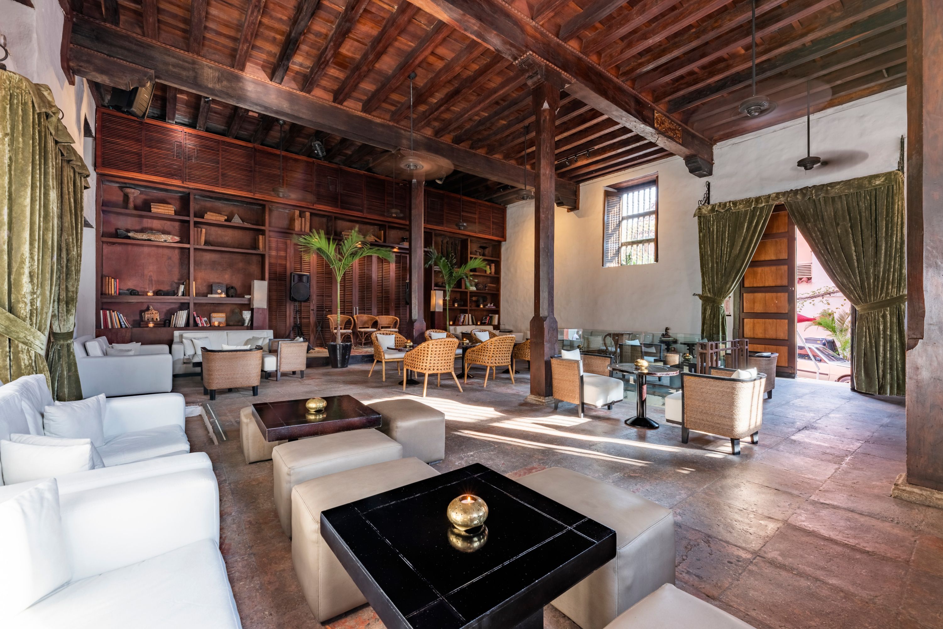 Botika Bar l Cartagena rooftop bar l Sofitel Legend Santa Clara