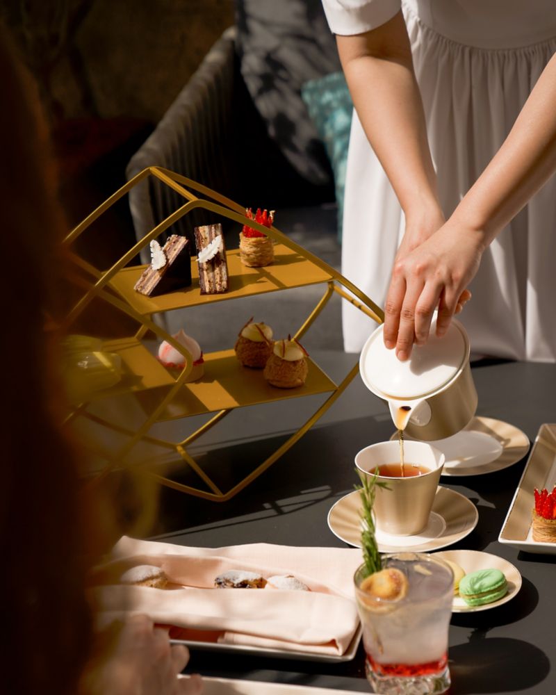 Olivier's | Lounge & Cafe in Dubai | Sofitel Dubai The Palm