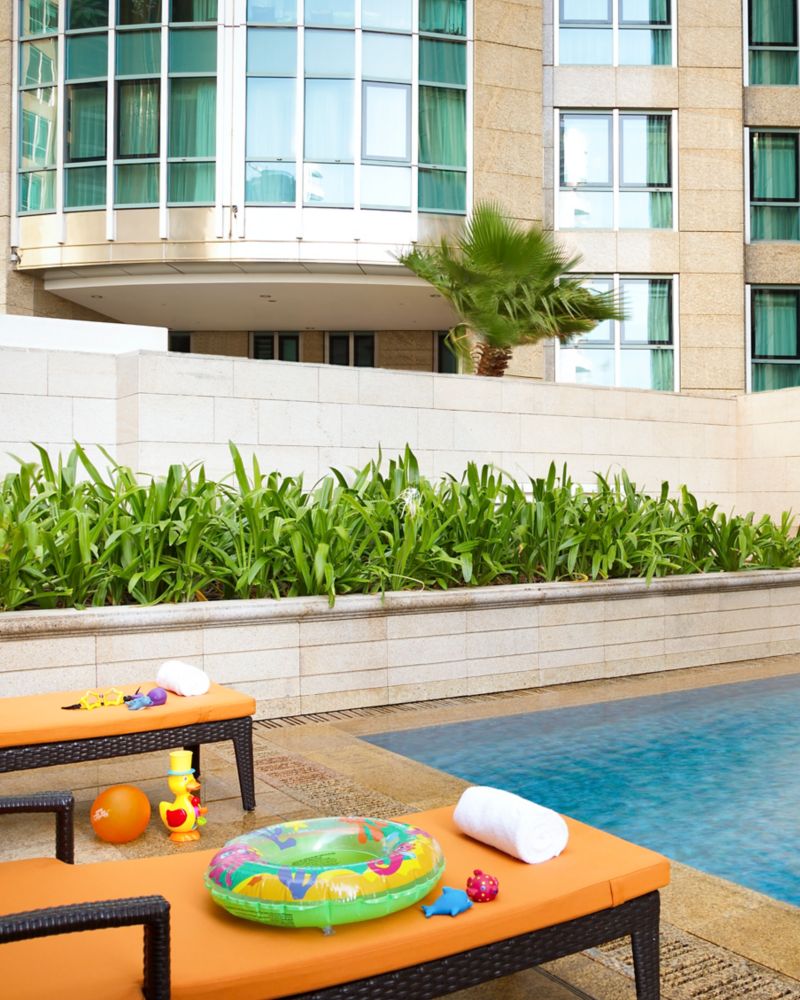 Sofitel Abu Dhabi Outdoor Pool | Sofitel Abu Dhabi Corniche