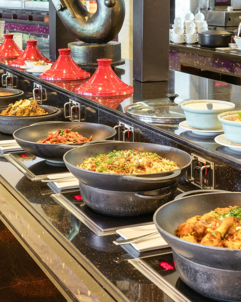 Corniche All Day Dining | Buffet | Sofitel Abu Dhabi Corniche