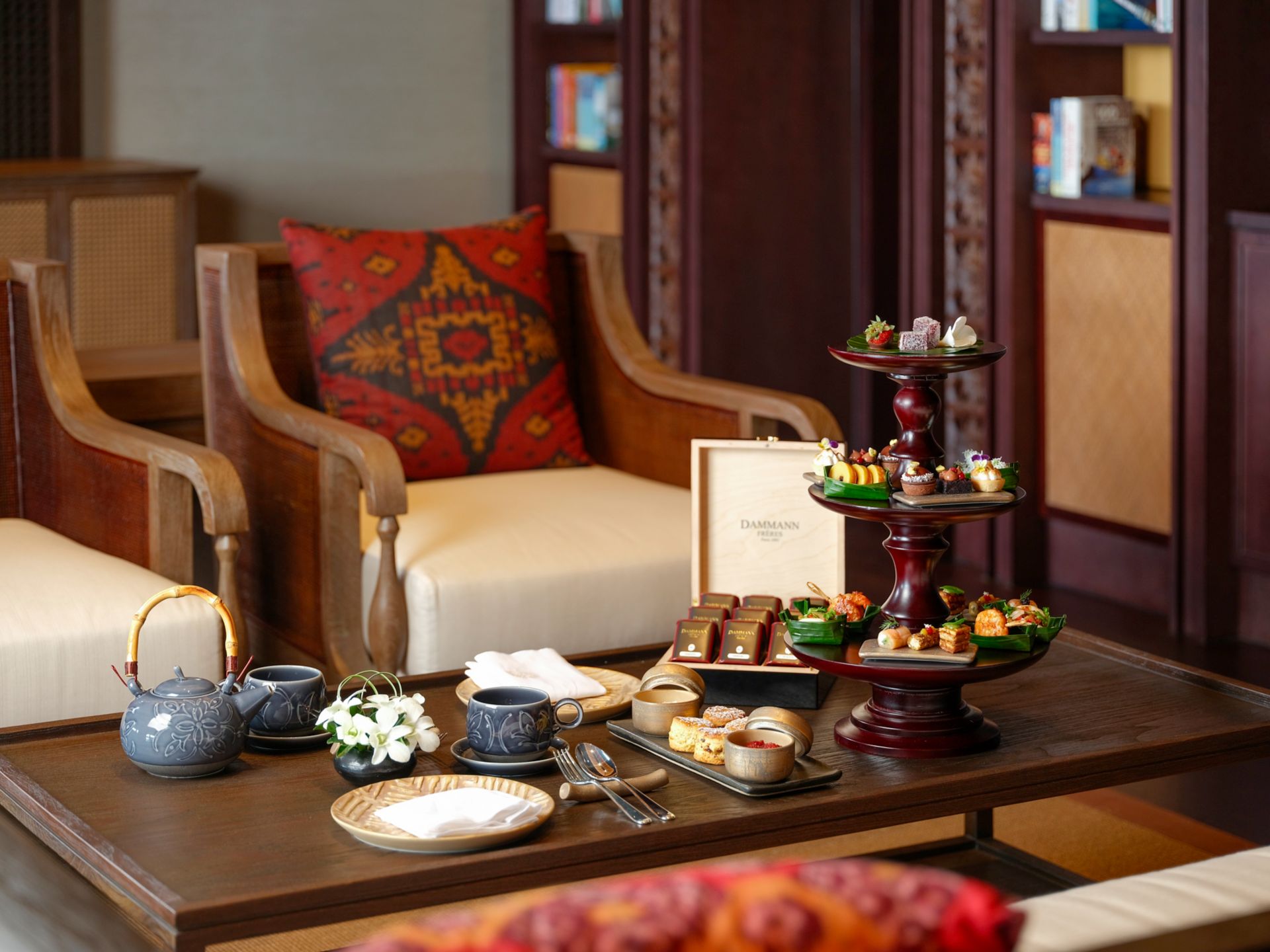 The Writers Bar - Raffles Bali