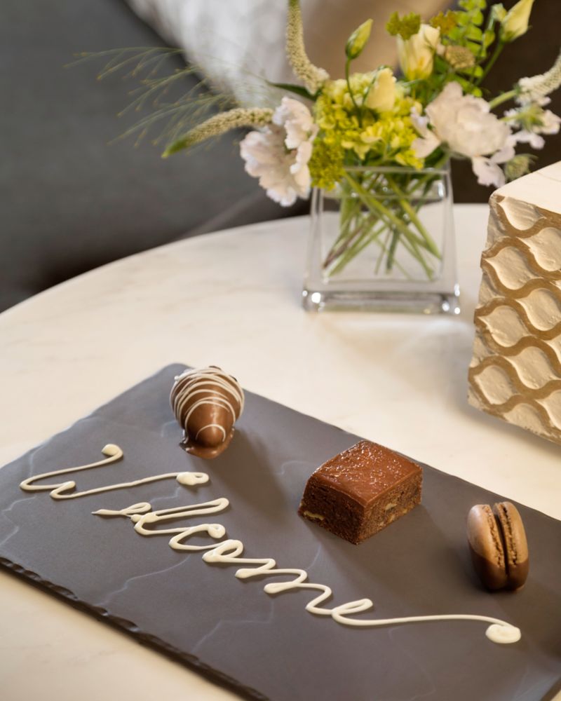 Guest Services at Fairmont Hotel Macdonald | Hotel in Edmonton