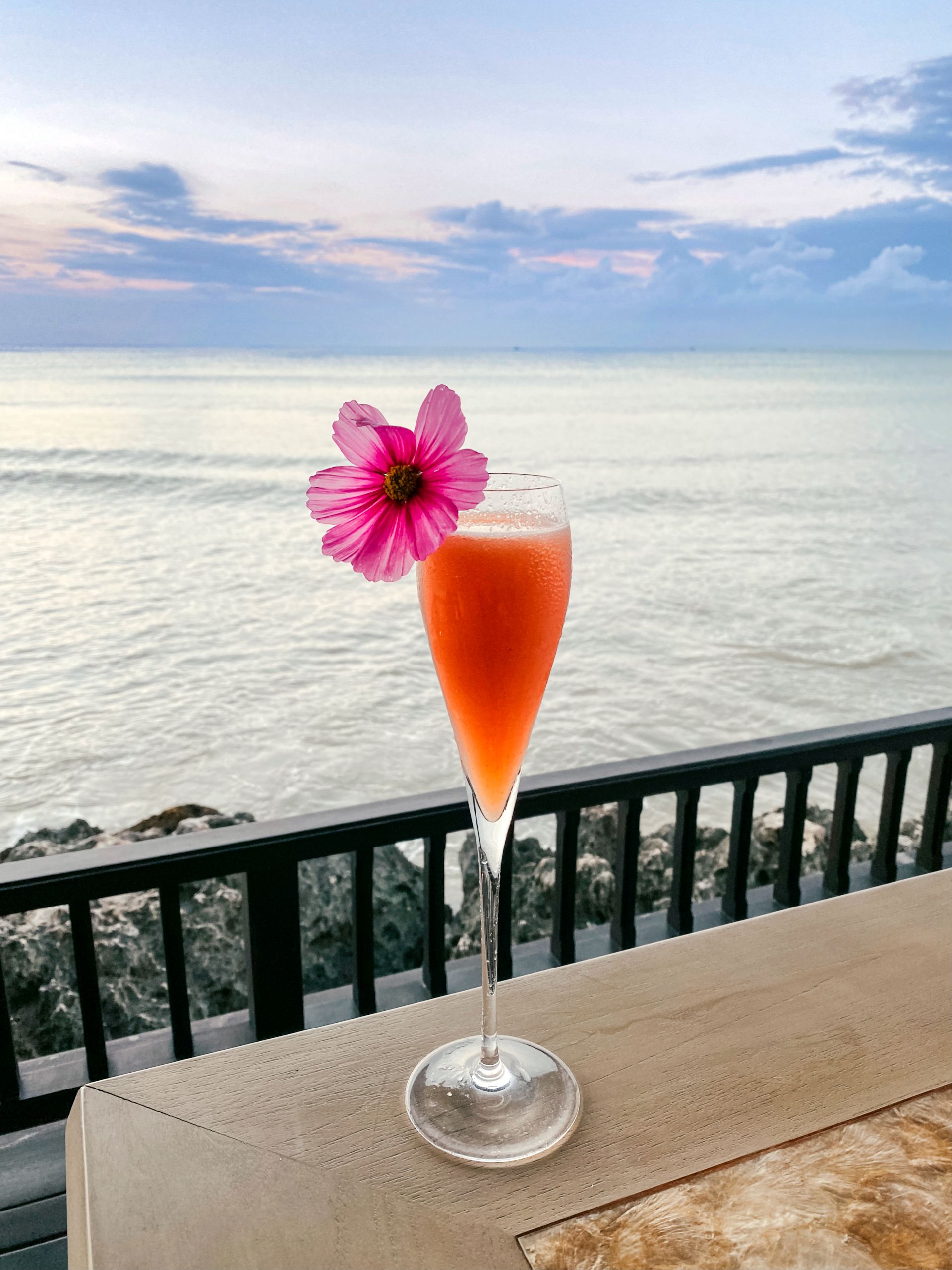 The Writers Bar - Raffles Bali