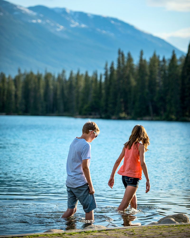 Luxury Rooms & Suites in Jasper - Fairmont Jasper Park Lodge