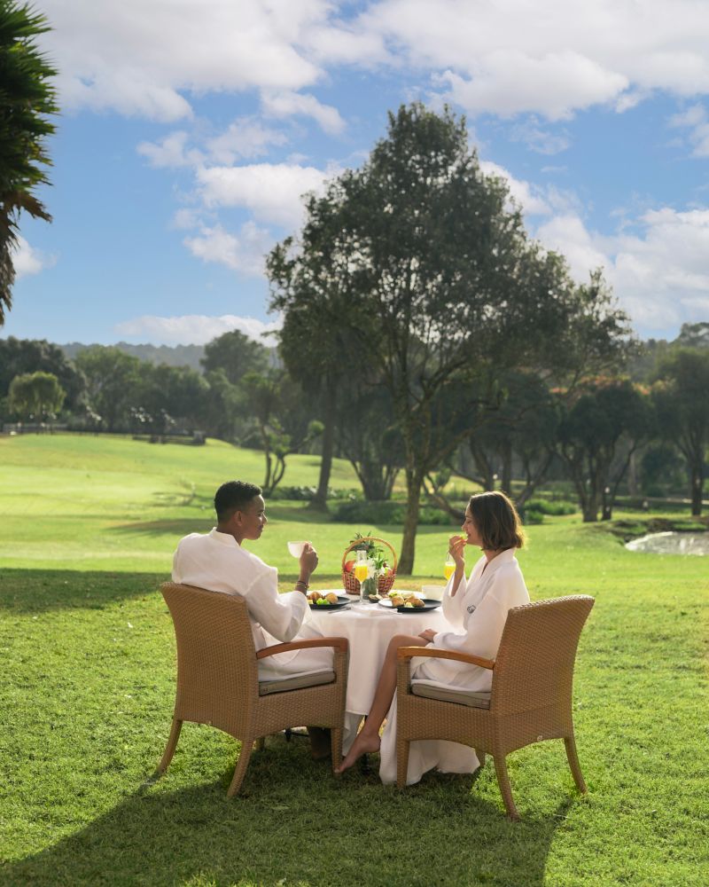 Restaurants & Bars in Kenya | Fairmont Mount Kenya Safari Club