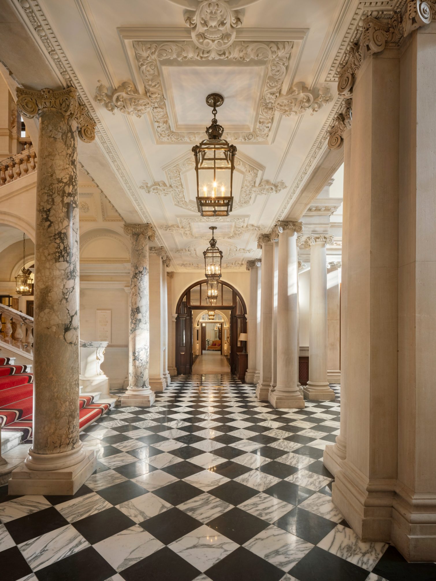 Raffles Hotel Logo