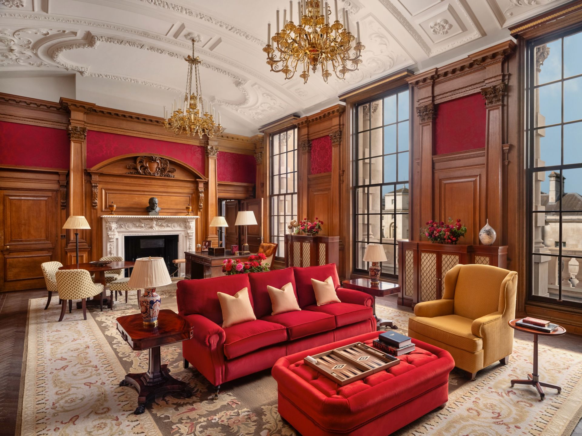 Rooms & Suites at Raffles London
