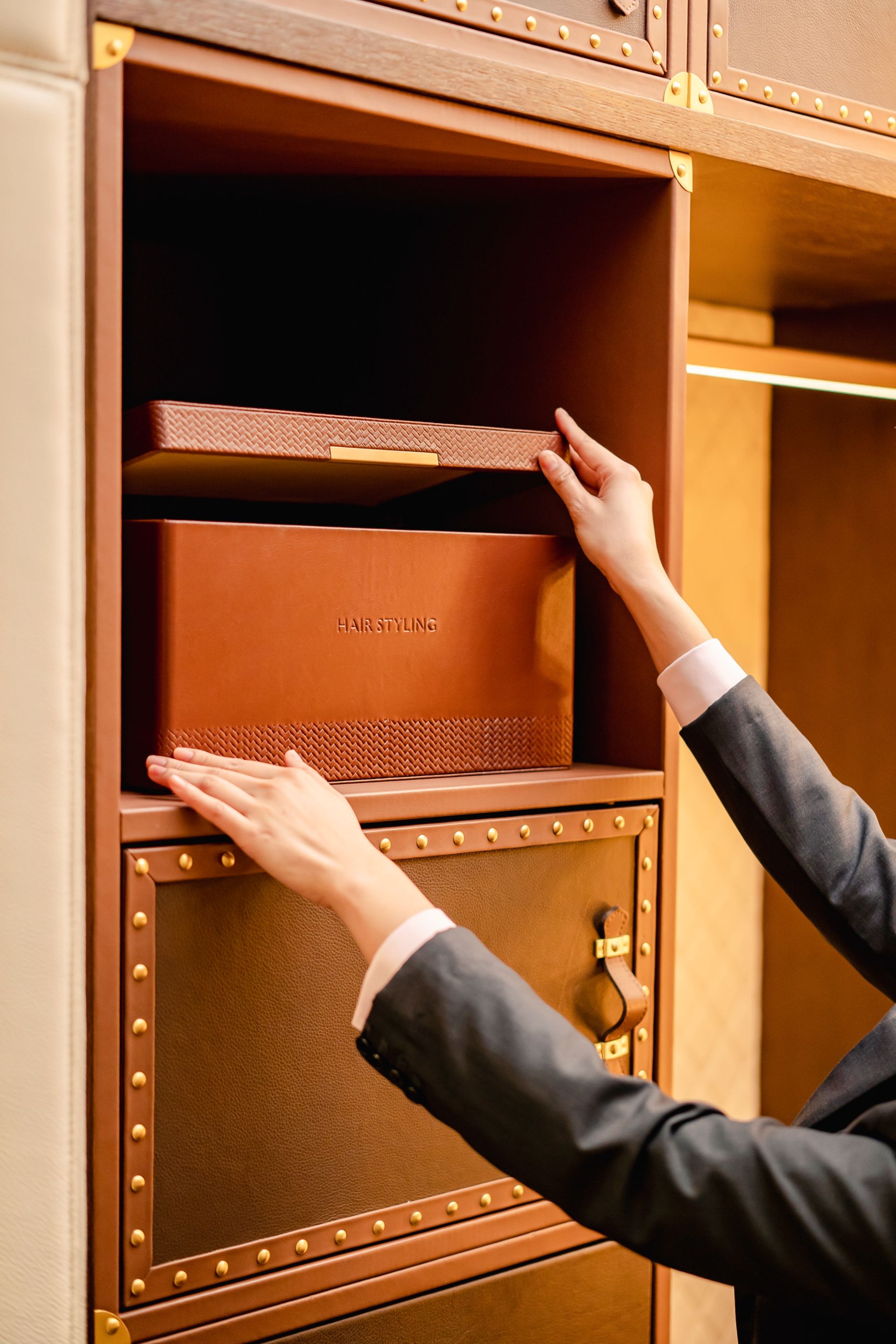 Exclusive Offers: The Butler Did It at Raffles Doha, Falcon Suite ...